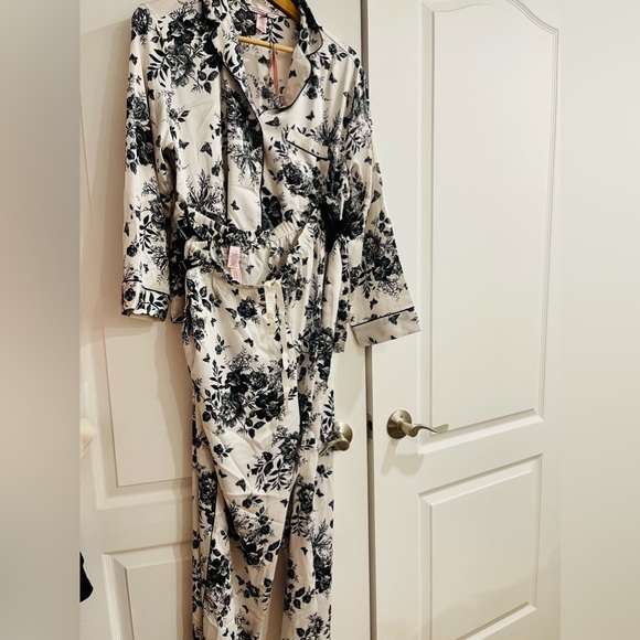 Victoria's Secret | Intimates & Sleepwear | Brand New Last 22 Style ...